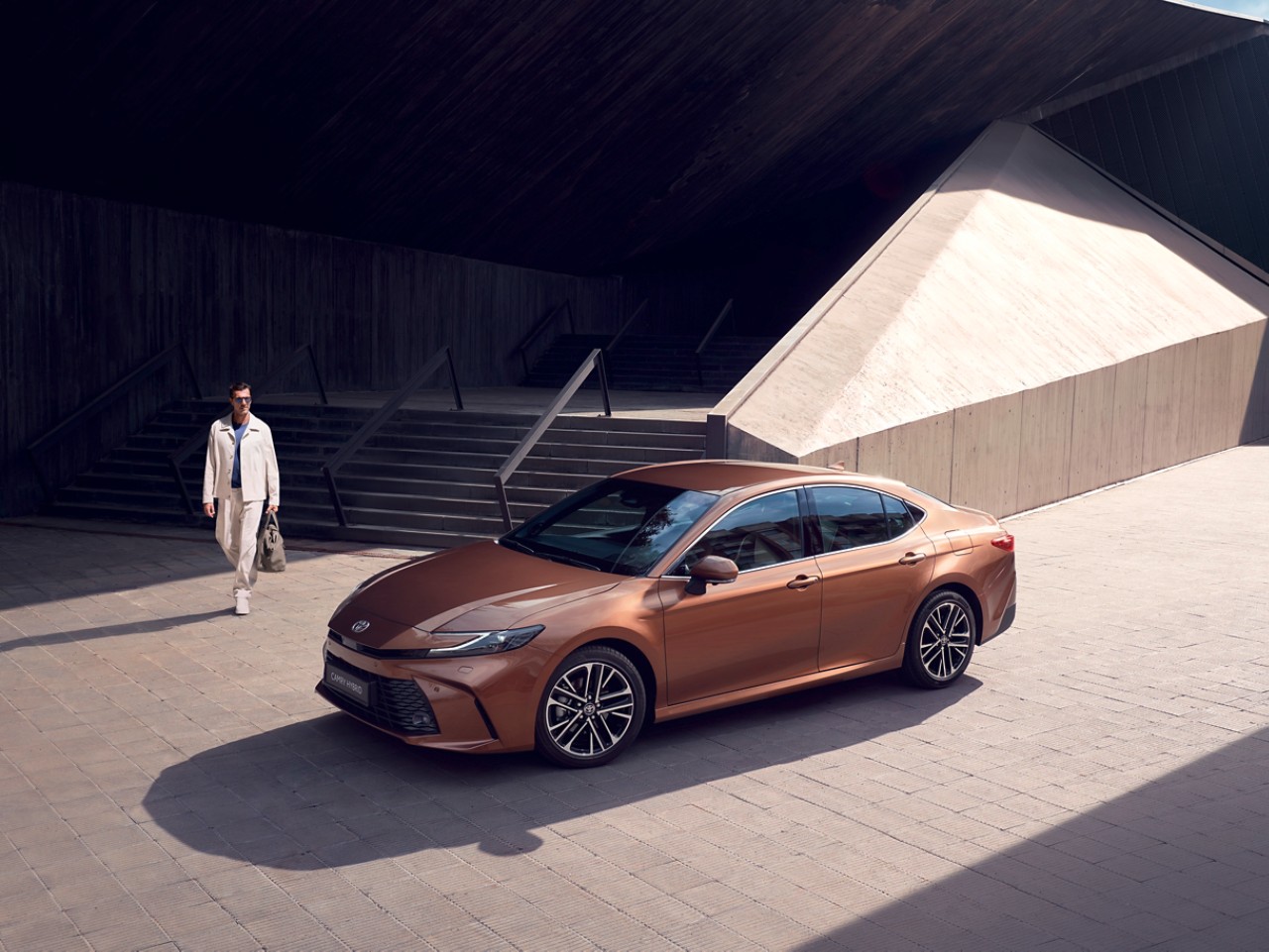 Toyota Marki - Nowa Toyota Camry | Elegancki i nowoczesny sedan | Toyota